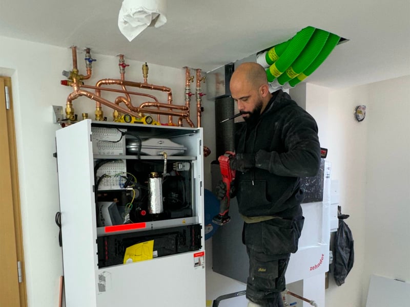 Becoming a Gas Engineer in the UK: Requirements and Career Path ...